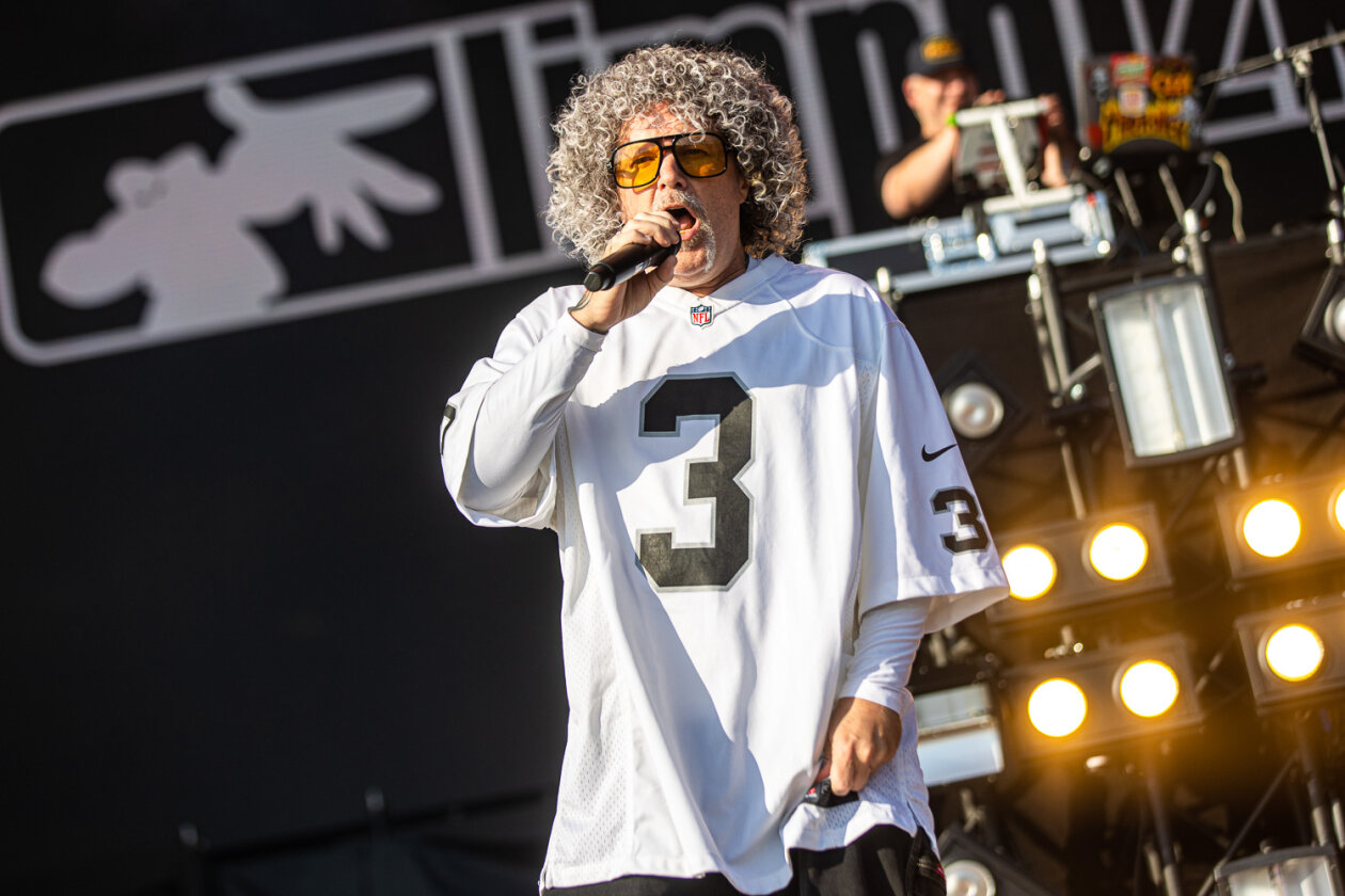 Limp Bizkit – Limp Bizkit. (11/16) – Kamen beim Publikum gut an: Fred ... Limp Bizkit – Limp Bizkit. (11/16) – Kamen beim Publikum gut an: Fred ...