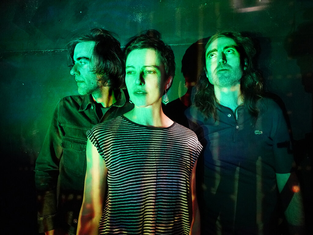 a-place-to-bury-strangers-live-in-hamburg-am-9-m-rz-2022-laut-de