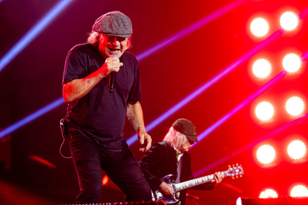 AC/DC – Brian und Angus. (7/28) – Der Auftaktgig zur ersten Tour seit ...