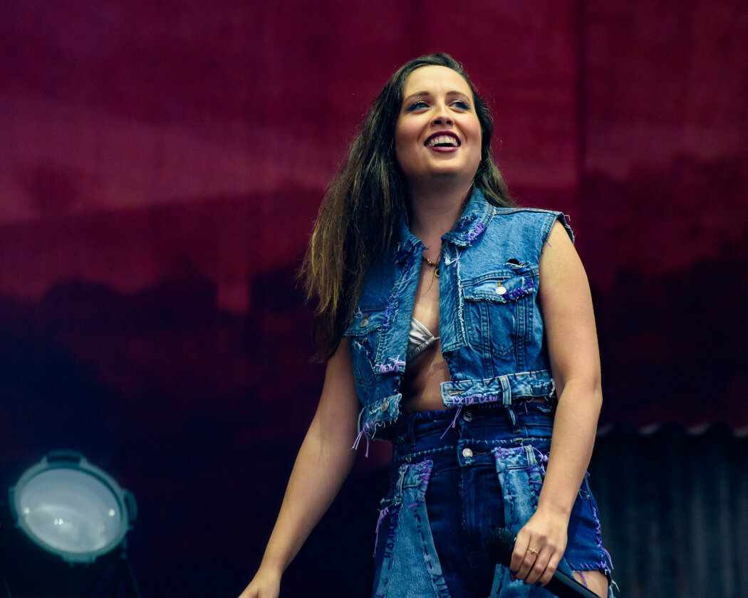 Alice Merton – Alice Merton. (4/16) – Die Globetrotterin live in Neuhausen ob Eck. – laut.de – Foto