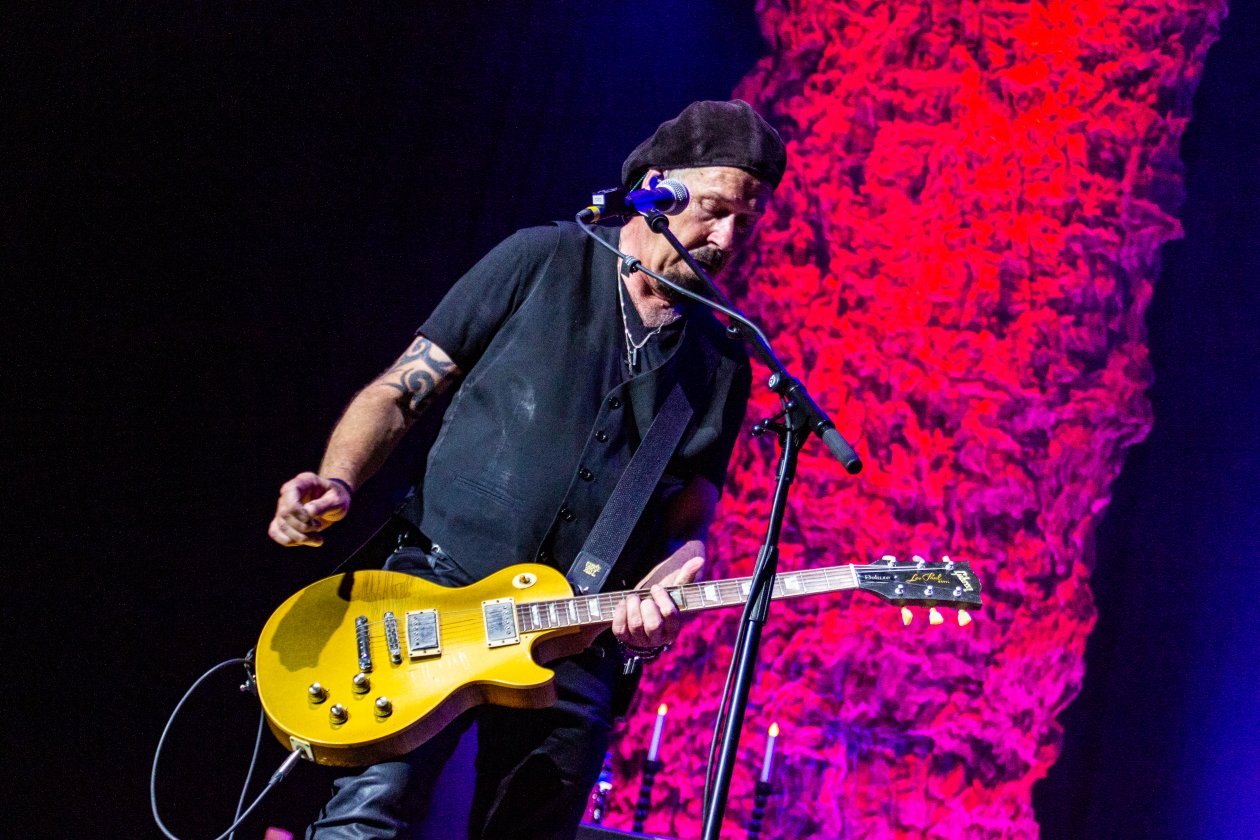 Beth Hart – Jon Nichols. (11/29) – Beth Hart mit ihrer Band und Special ...