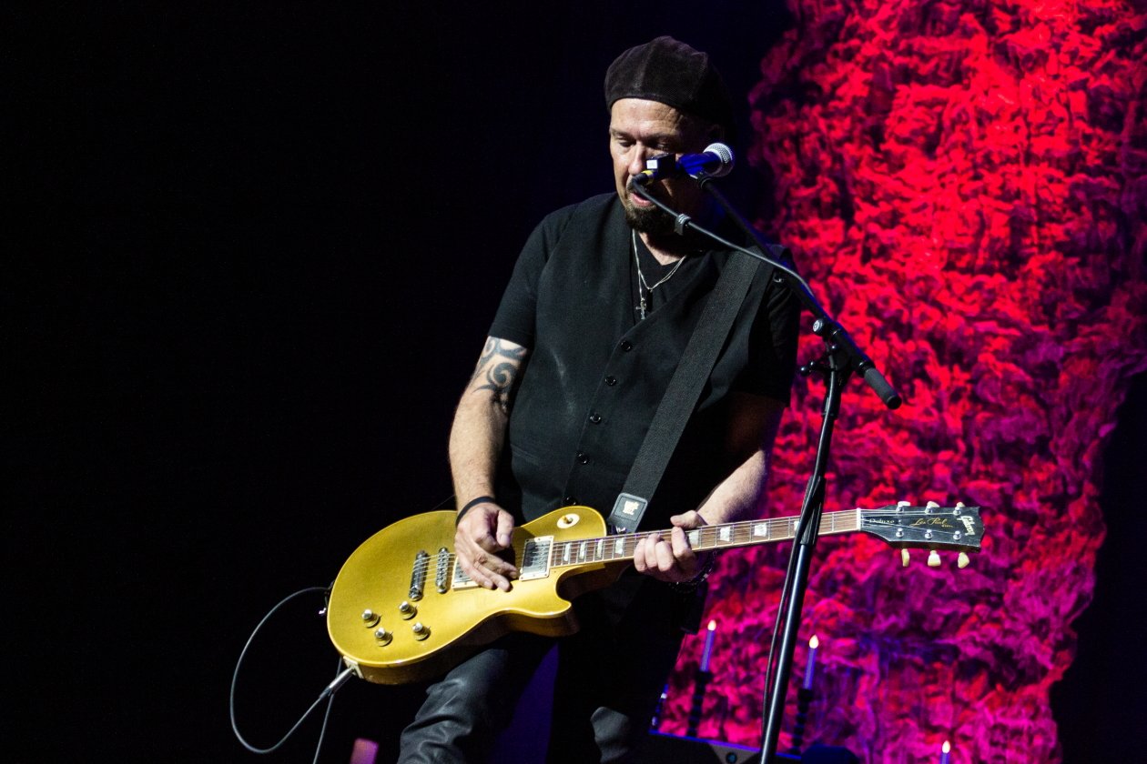 Beth Hart – Jon Nichols. (26/29) – Beth Hart mit ihrer Band und Special ...