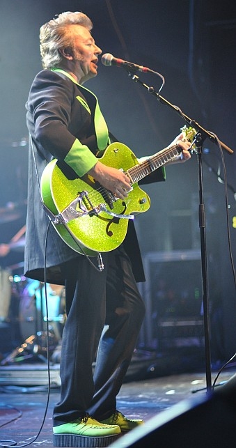Brian Setzer – Stray Cats-Schlagzeuger Slim Jim Phantom (2/7) – laut.de ...