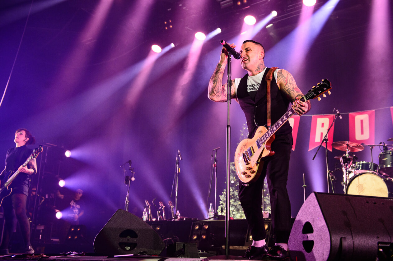 Broilers – Broilers. (16/16) – Im ausverkauften "Santa’s Action Club ...