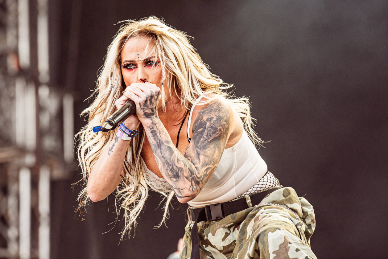 Butcher Babies – Butcher Babies. (3/13) – Lieferten einen phänomenalen ...