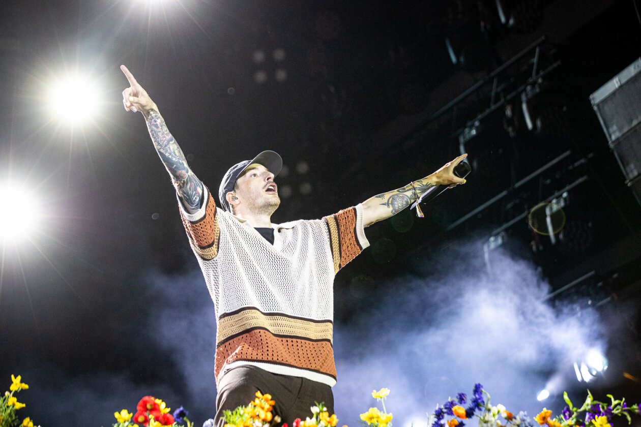 Casper – Casper. (3/10) – Party im Blumenmeer: Casper live. – laut.de ...