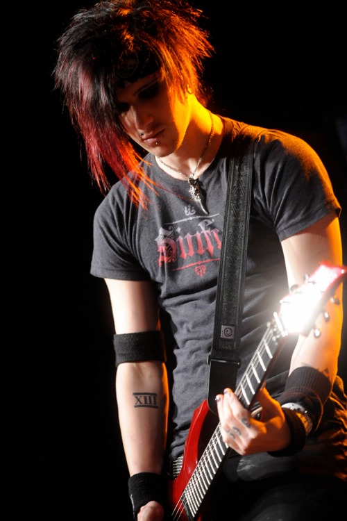 Cinema Bizarre – Yu kümmert das doch eher wenig. (6/19) – laut.de – Foto