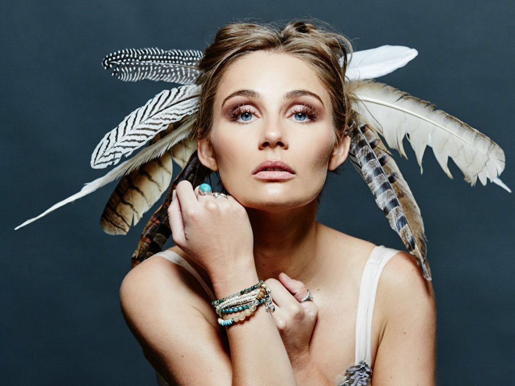 Clare Bowen – laut.de – Band