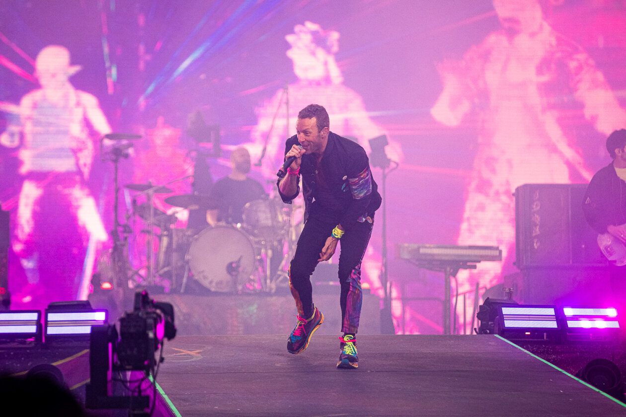 Coldplay – Chris Martin. (17/24) – Coldplay auf Music Of The Spheres ...