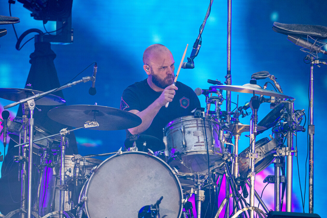 Coldplay – Will Champion. (5/24) – Coldplay auf Music Of The Spheres ...
