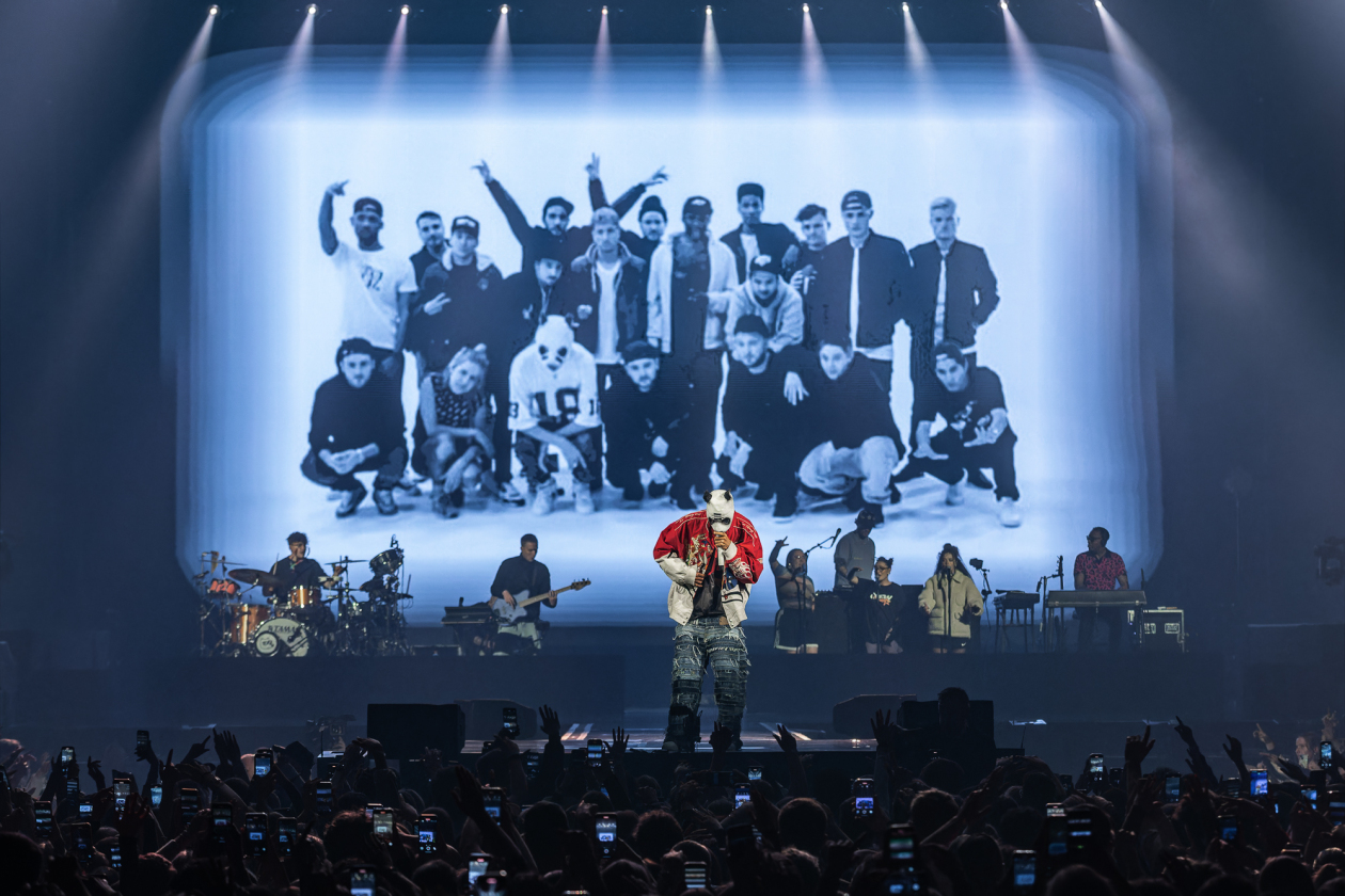 Cro – Cro. (15/26) – Auf "Chronicles"-Tour Tausende Fans feiern in der ausverkauften Arena ...