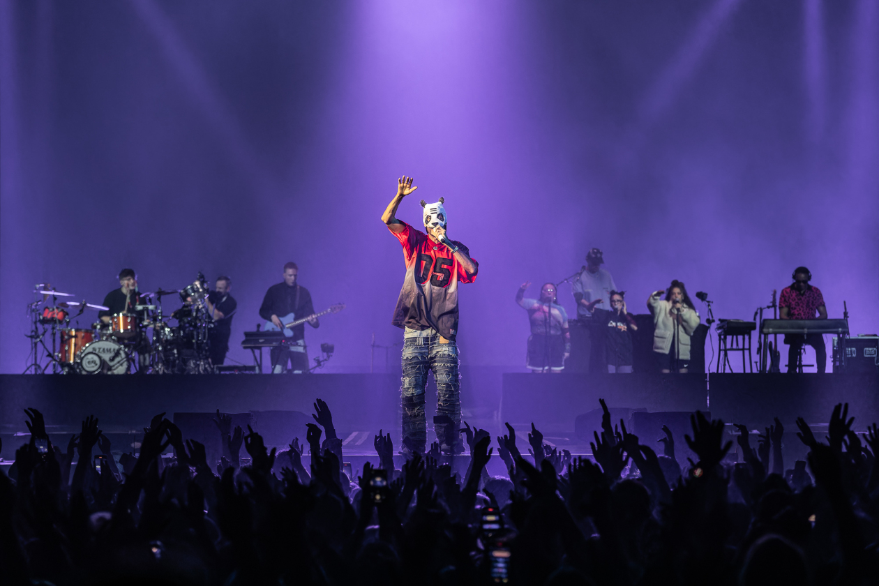 Cro – Cro. (8/26) – Auf "Chronicles"-Tour Tausende Fans feiern in der ...