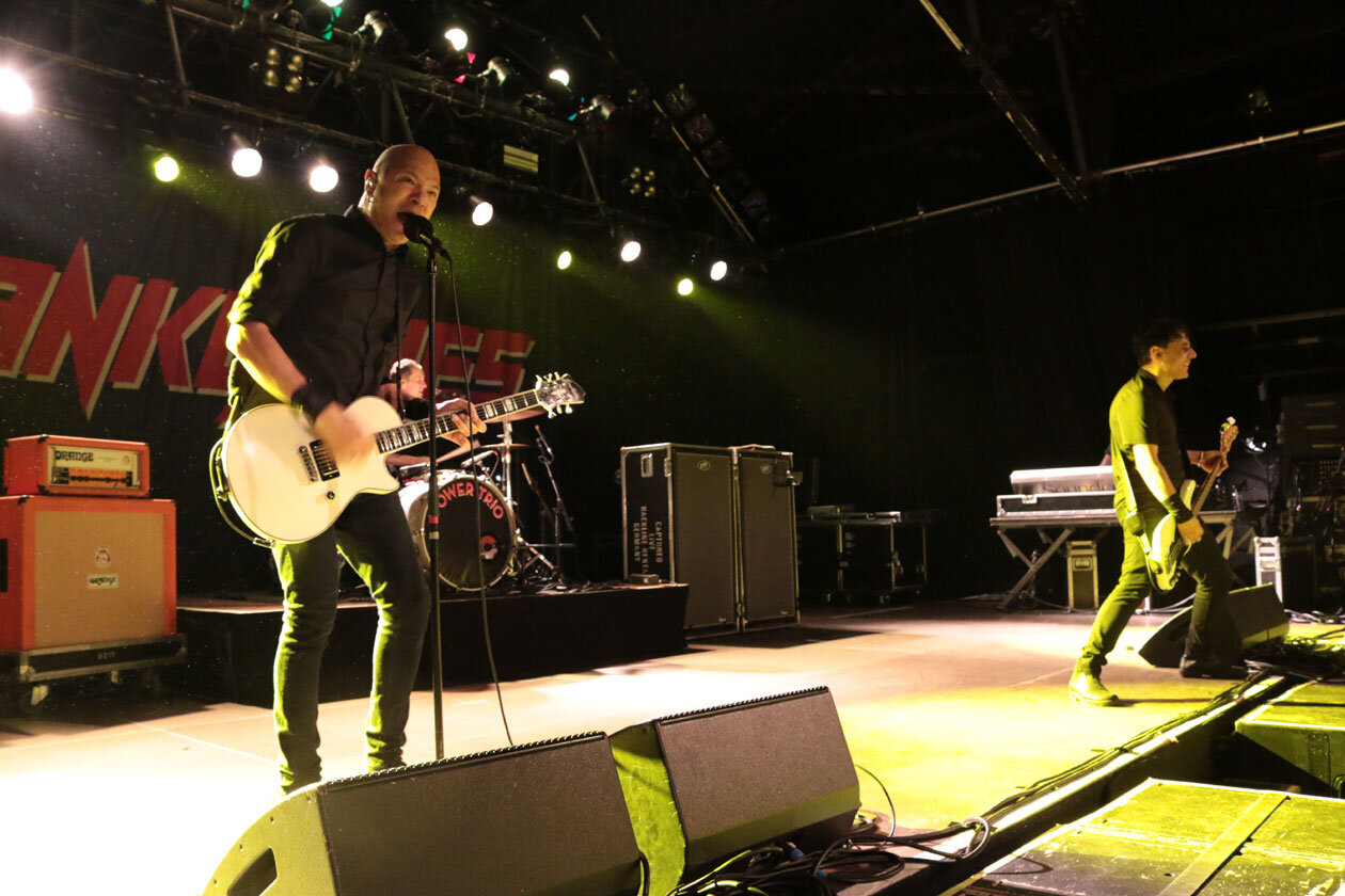 Danko Jones – Danko und John. (13/16) – Danko und Band gehen ab, wie ...