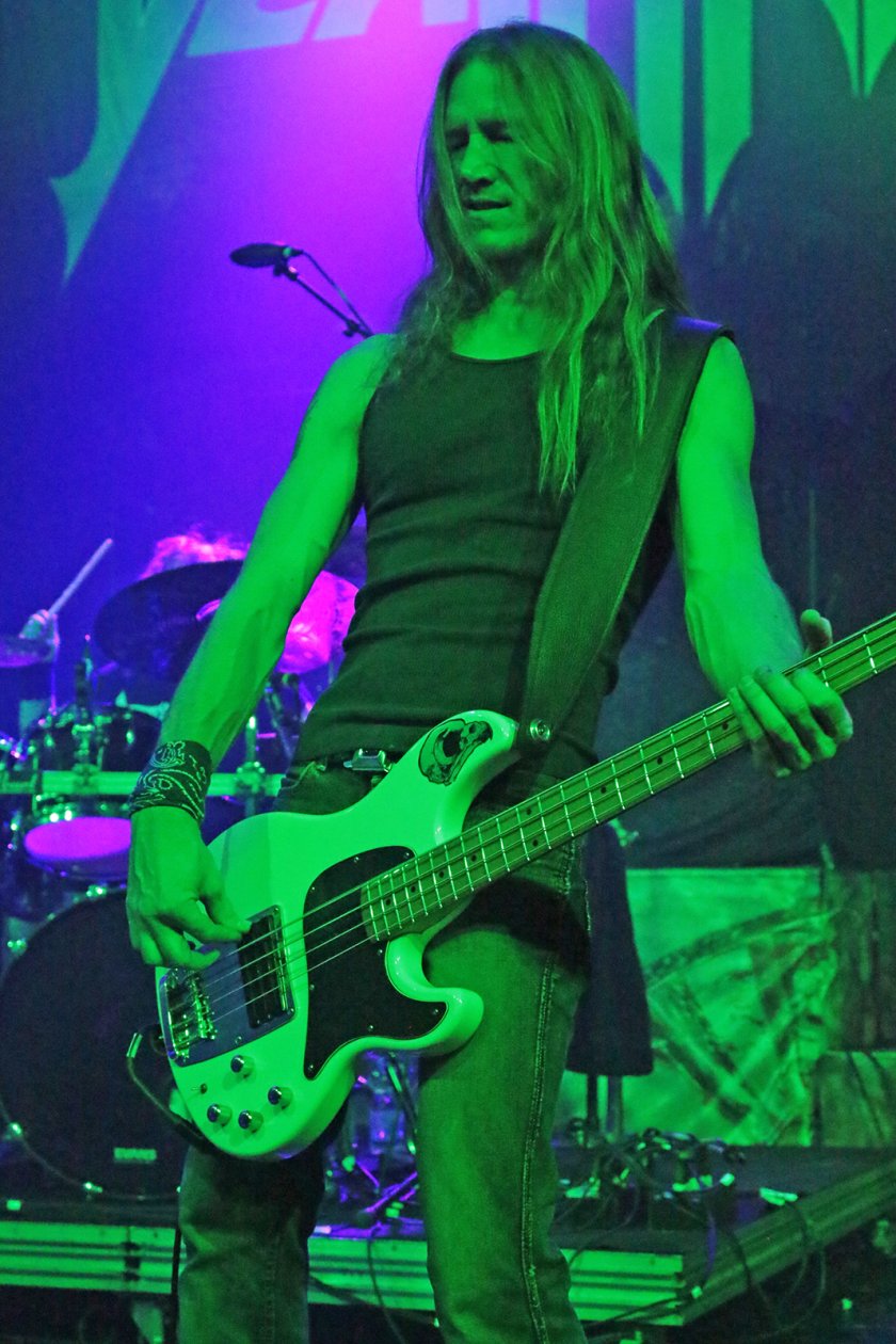 Death Angel – Sieht immer leicht bekifft aus: Damien Sisson (9/18 ...