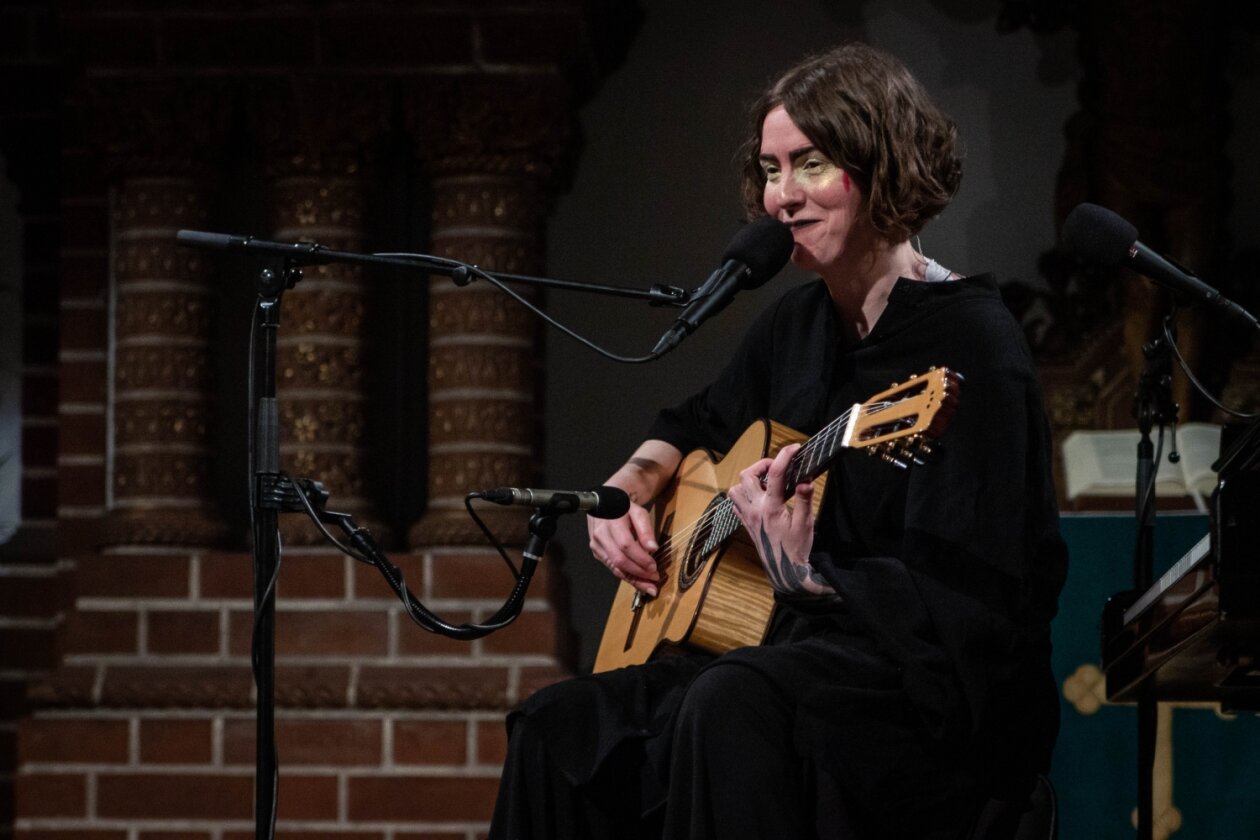 Emma Ruth Rundle – Emma Ruth Rundle. (6/16) – laut.de – Foto