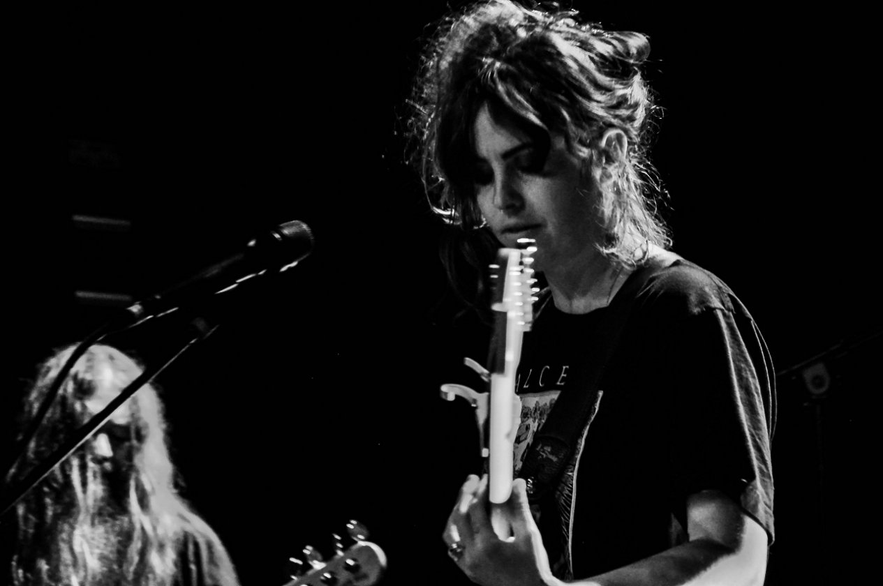 Emma Ruth Rundle – Emma Ruth Rundle. (13/19) – On Dark Horses - live in ...