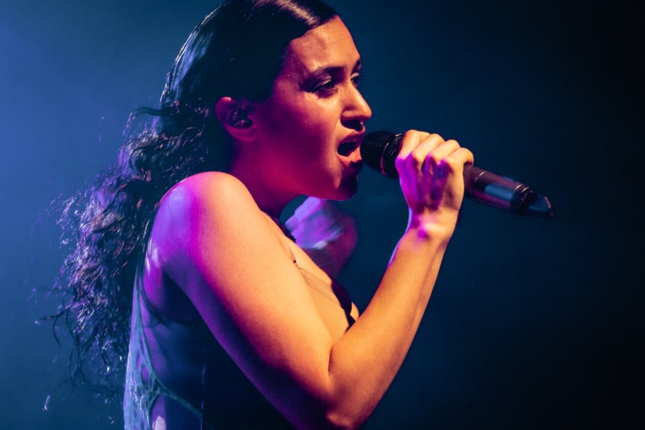 Empress Of – Empress Of. (4/10) – Lorely Rodriguez auf Tour mit Rina ...