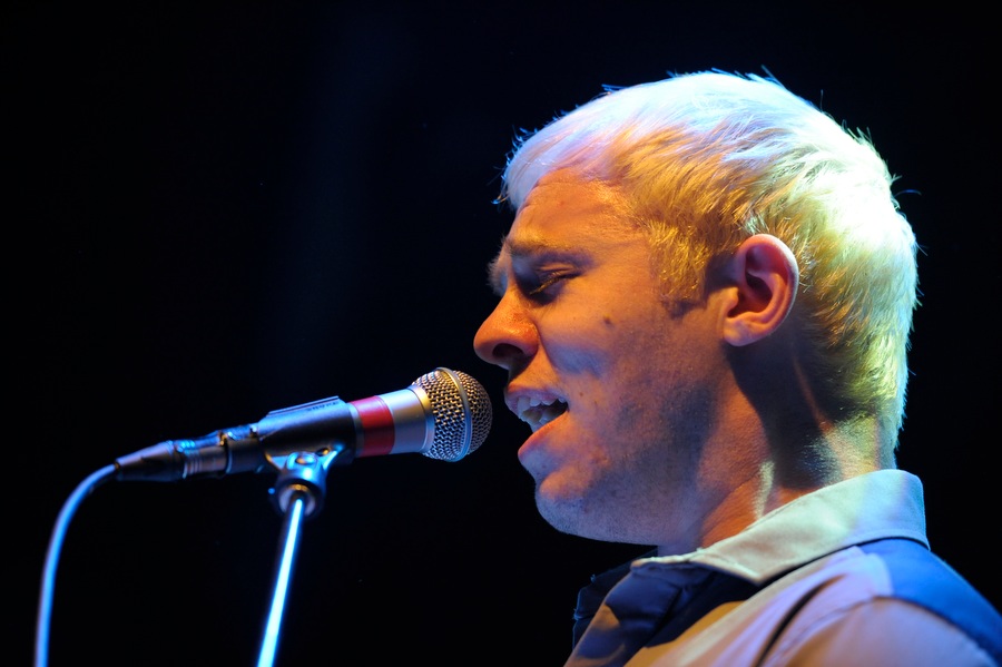 Everything Everything – Jonathan Higgs - Everything Everything (8/11 ...