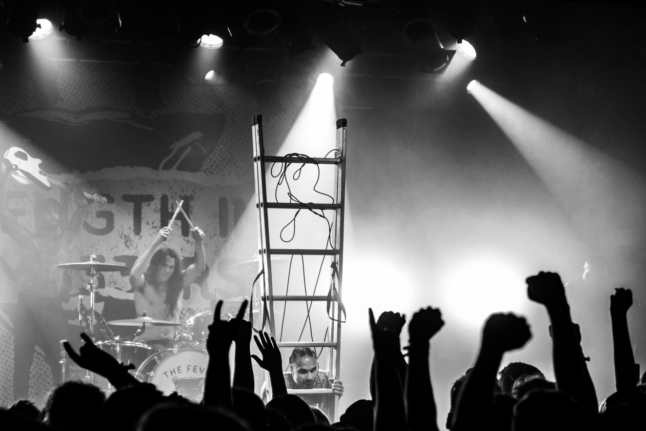 Fever 333 – Mittendrin: Drummer Aric Improta. (8/30) – D333monstration ...