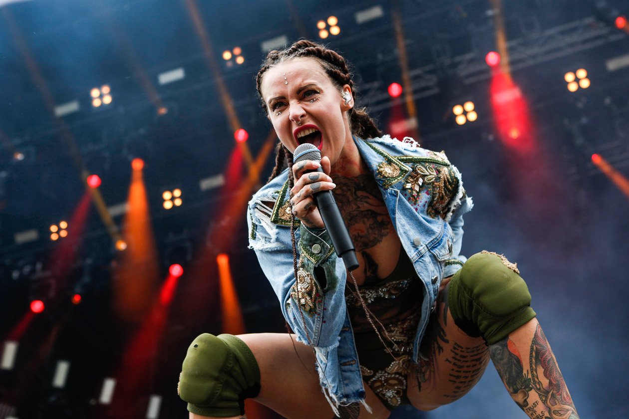 Jennifer Rostock. (18/60) – Das ganze Jahr über in den Clubs und auf ...