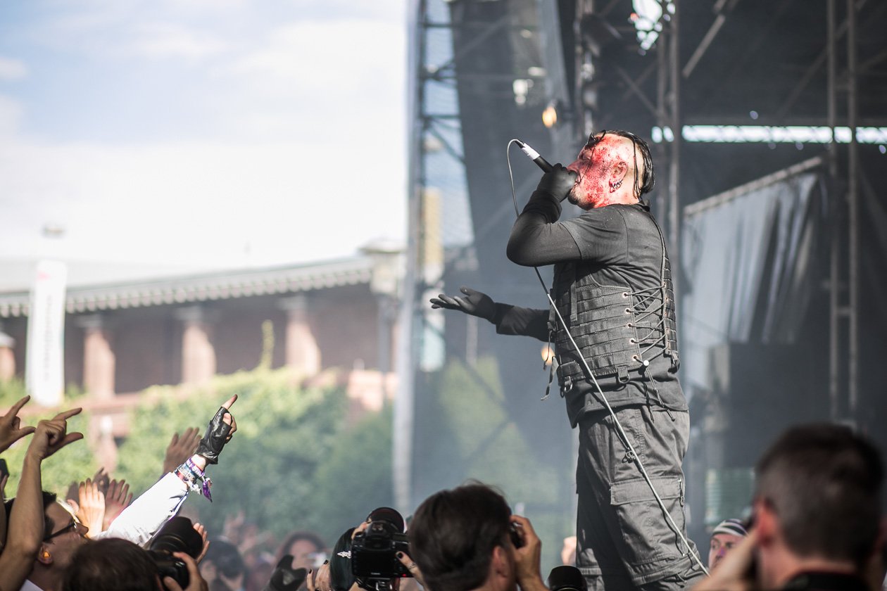 Agonoize. (55/76) – Der jährliche Hotspot der schwarzen Szene. – laut ...