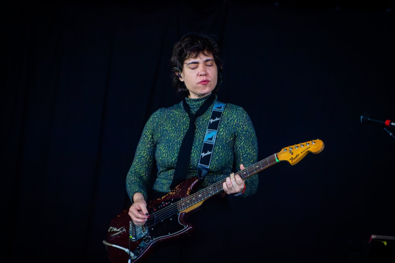 Sarah Register. (24/60) – Der Freitag: Foo Fighters vs. Charli XCX vs ...