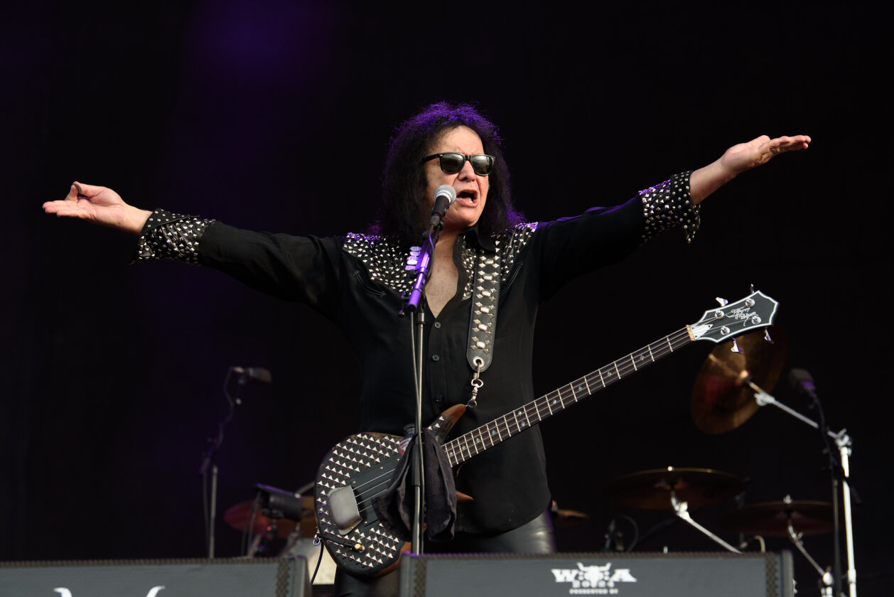 Gene Simmons. (14/91) – Korn, Amon Amarth, The 69 Eyes, Testament ...
