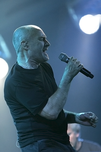 Genesis – (17/24) – Nach 15 Jahren wieder gemeinsam auf der Bühne: Phil ...