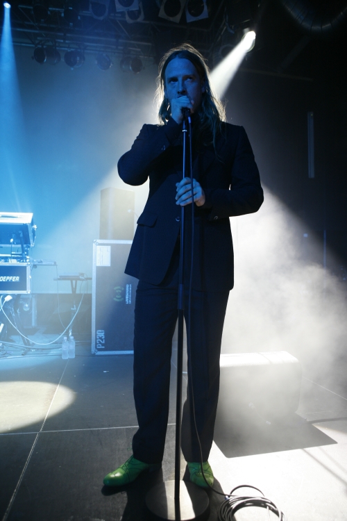 Gus Gus – (4/22) – Ganz große Show im Zürcher Rohstofflager. – laut.de ...