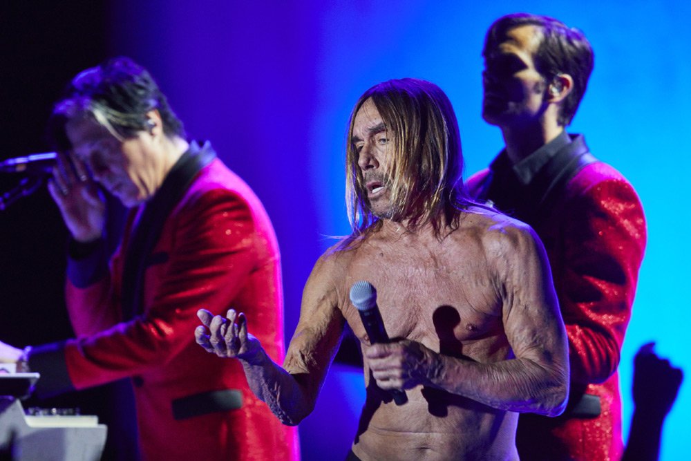 Iggy Pop – Iggy und Band. (22/29) – Mit Josh Homme, Matt Helders, Dean ...