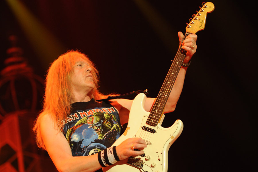 Iron Maiden – Janick Gers (22/30) – The Final Frontier - die eisernen ...