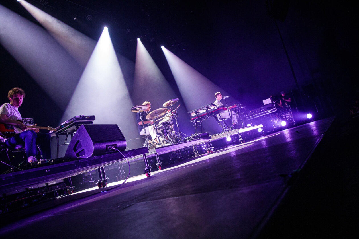 James Blake – Blake und Band. (4/13) – Mit dem aktuellen Album Friends ...