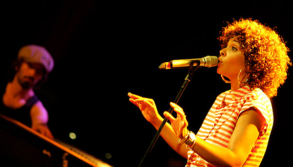 Joy Denalane – (7/11) – Kurz bevor die neue Single "Let Go" erscheint ...