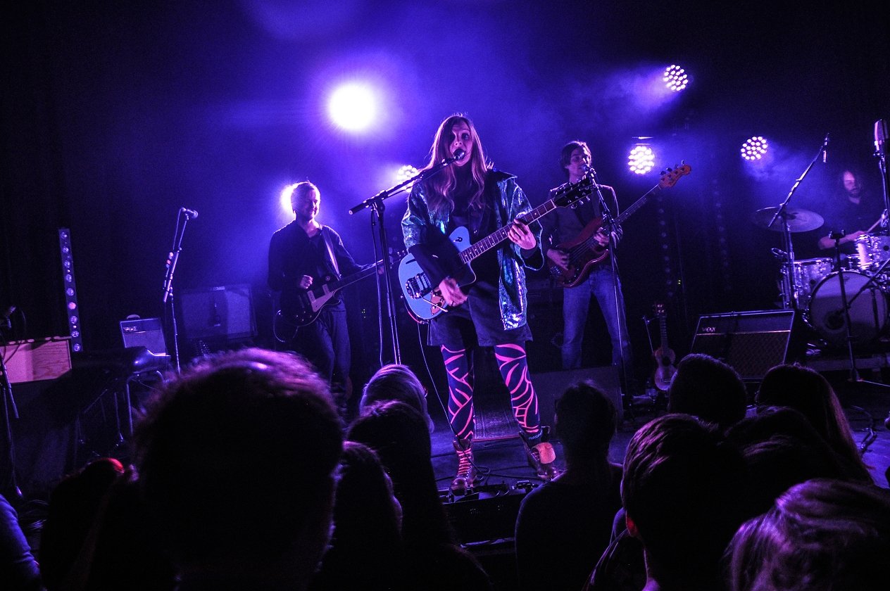 Judith Holofernes – Mit sechsköpfiger Band im Gepäck. (2/16) – Judith ...