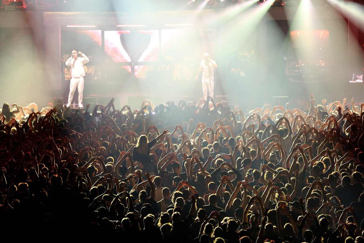 K.I.Z. – Hamburg! (2/18) – Moshpit bis zum Mischpult: K.I.Z auf "Rap ...