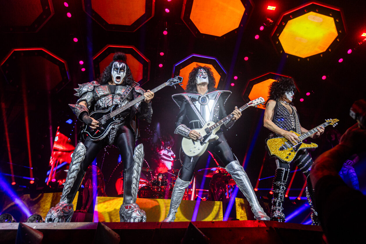 Kiss – Kiss. (3/33) – "End of the Road": Paul Stanley und Gene Simmons ...