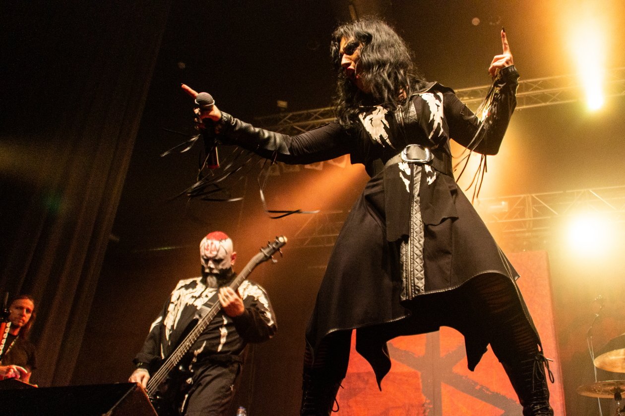 Lacuna Coil – Lacuna Coil. (8/17) – Lacuna Coil präsentieren "Black ...