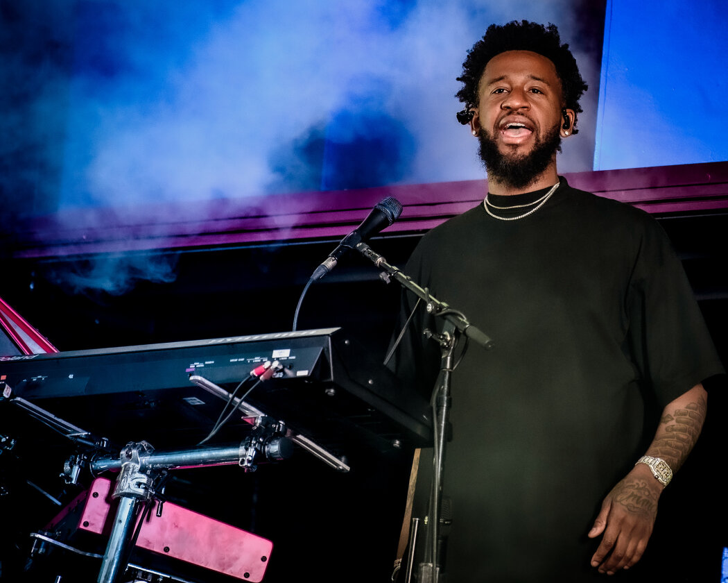 Machine Gun Kelly – Brandon Allen. (11/23) – Nach den Gigs bei Rock im ...