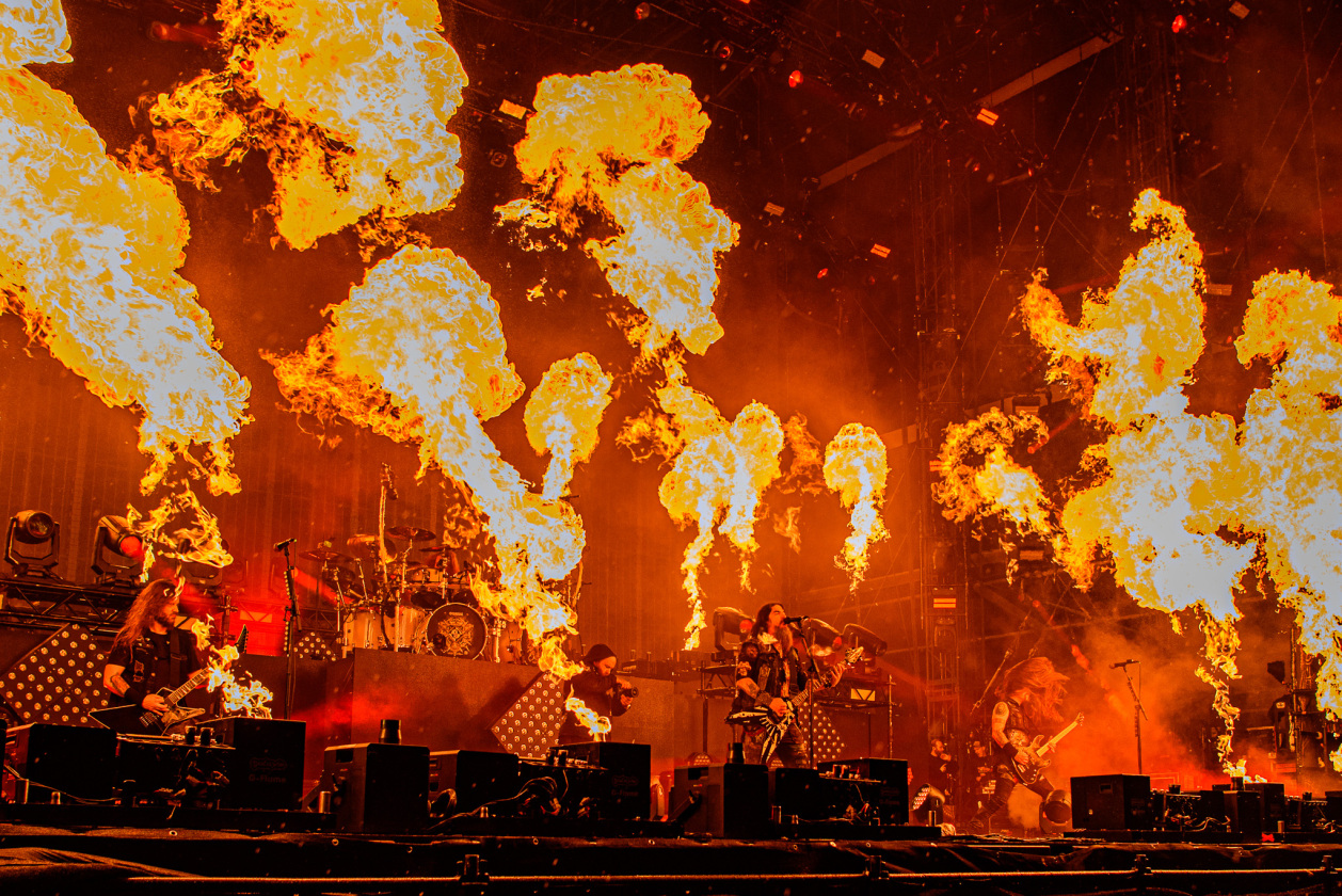 Machine Head – Machine Head. (2/26) – Headbanging mit Robb Flynn und Band auf der Faster-Stage ...