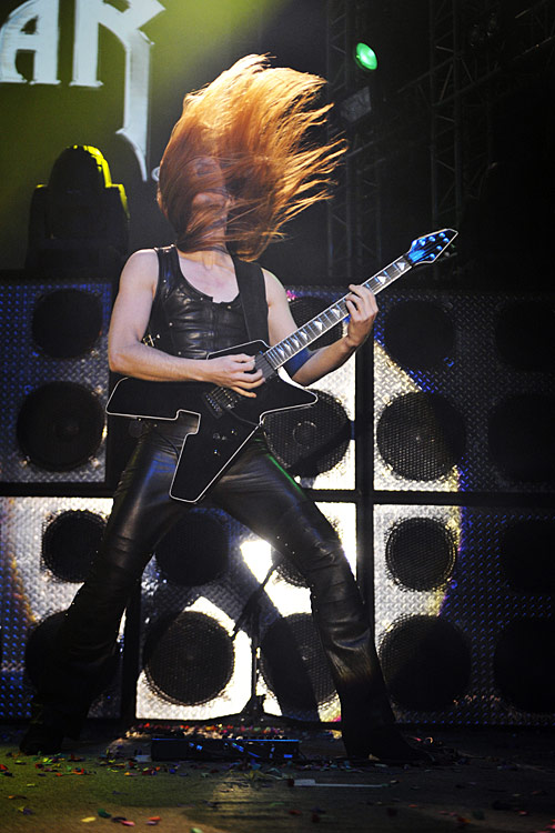 Manowar – Karl Logan lässt die Mähne fliegen (4/14) – Wie aus einer ...