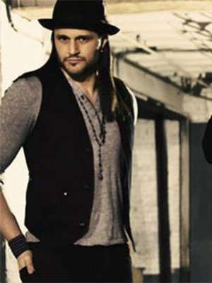 Adrenaline Mob: Bassist David Z bei Unfall getötet – laut.de – News