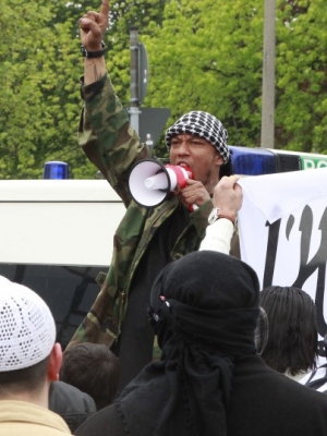 Denis Cuspert: Deso Dogg bei Luftangriff getötet – laut.de – News