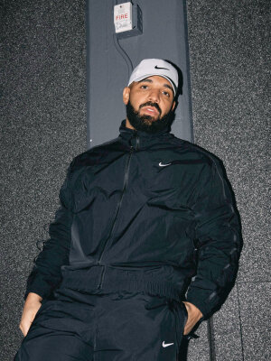 Drake: Neuer Clip zu "Another Late Night" – laut.de – News