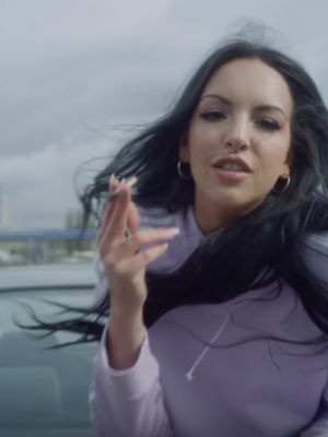 Juju: Rapperin bekommt Stress mit der Polizei – laut.de – News