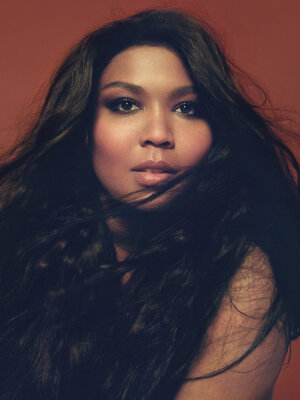 Lizzo: US-Rapperin trällert Rammstein – laut.de – News