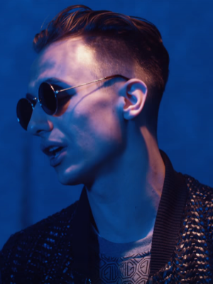 Marvin Game: Neues Video mit Esco Esco zu "Check" – laut.de – News