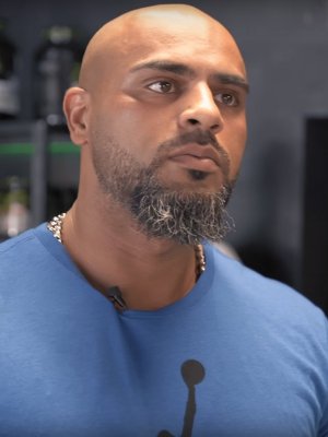 Massiv vs Hofreiter: Gangster-Rapper trifft Grünenpolitiker – laut.de ...