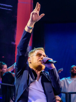 Peter Fox ft. Reezy: Der neue Track "Toast" im Video – laut.de – News