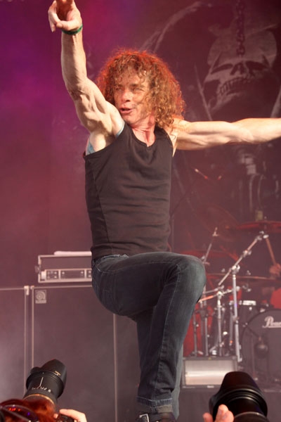 Overkill – Bobby Blitz (10/19) – Der heimliche Headliner: Overkill ...