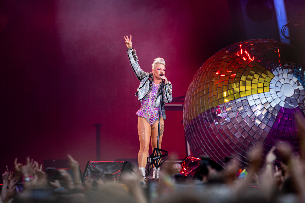 Pink – Pink. (21/30) – Die Auftaktshow zu den deutschen „Summer ...